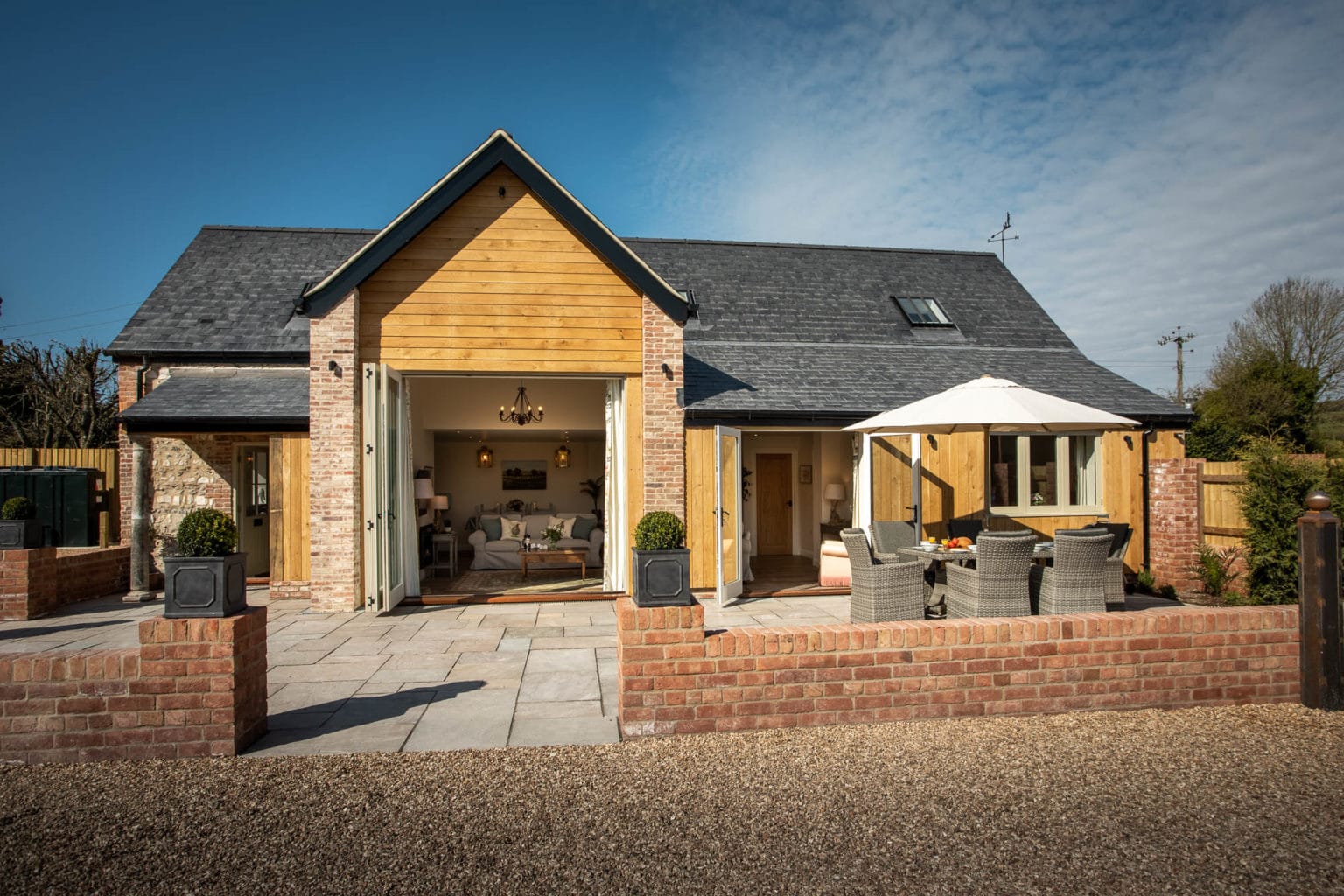 Professional Property Photography Speeds Up Sales | Simon Plant Photography